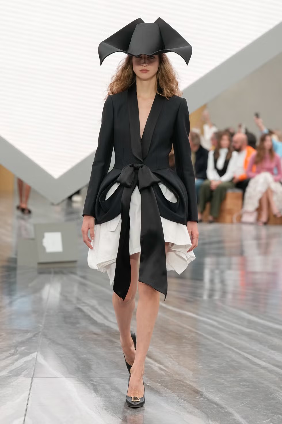 CHISTIAN DIOR SS26 -PFW—00002 – Sure-com America