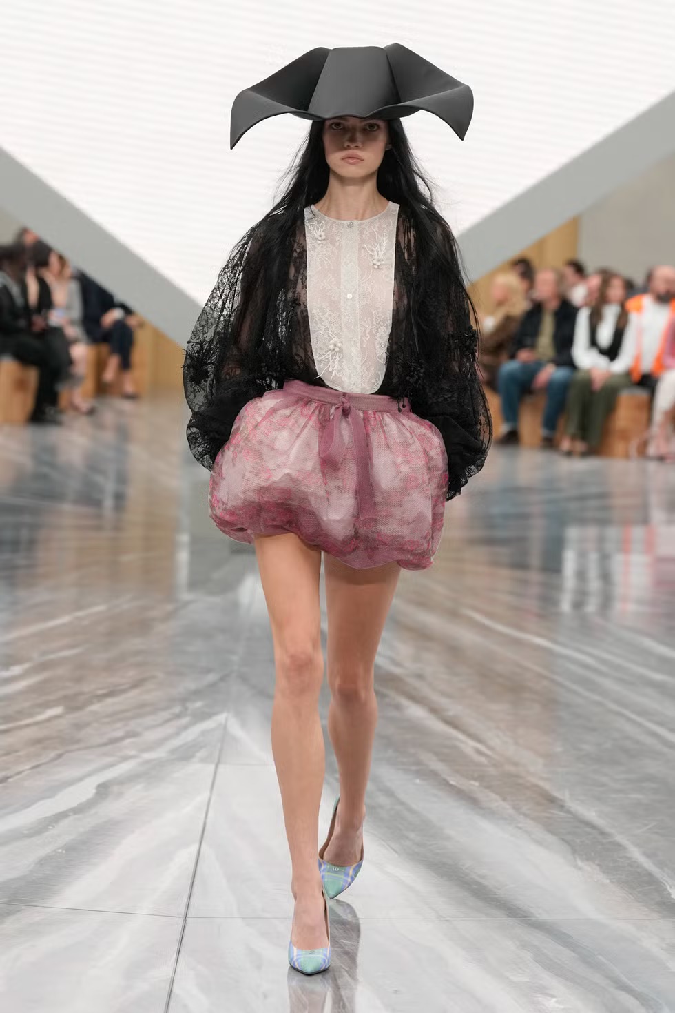 CHISTIAN DIOR SS26 -PFW—00004 – Sure-com America