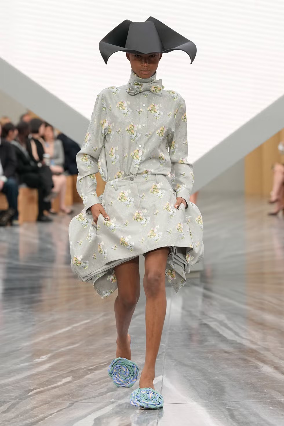 CHISTIAN DIOR SS26 -PFW—00007 – Sure-com America