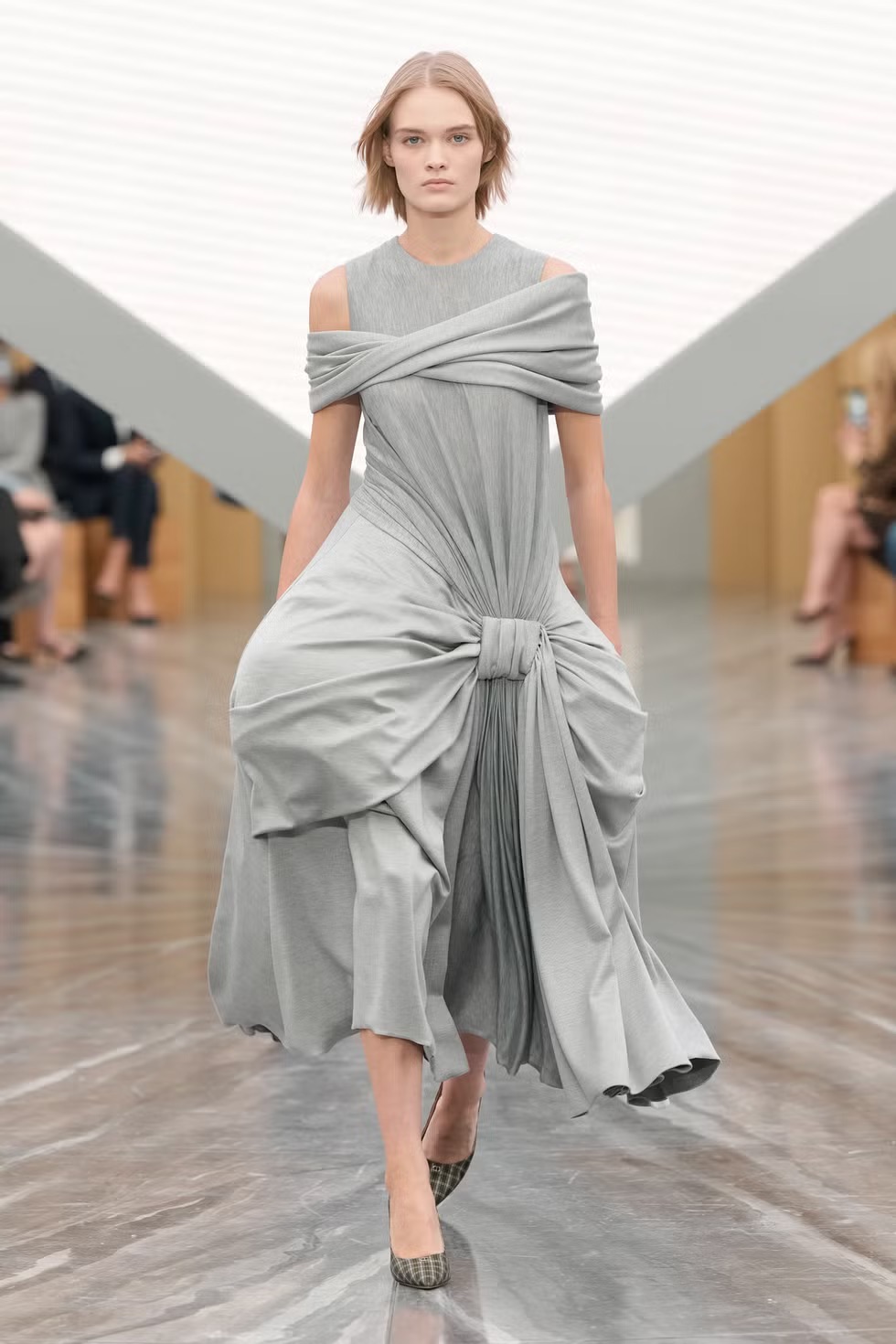 CHISTIAN DIOR SS26 -PFW—00009 – Sure-com America